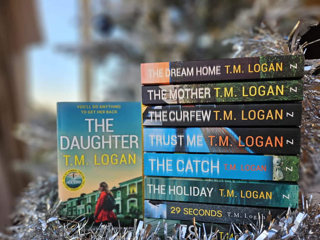 E: 11/12 Win a signed bundle of T.M. Logan books (Gleam ...
