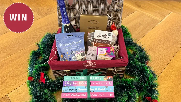 E: 14/12 Win the ultimate holiday prize bundle for romance readers ...