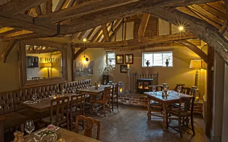 E: 10/01 (MD) Win a countryside retreat at The Hoddington Arms in ...